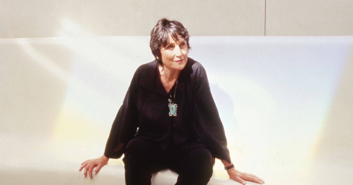 Virginia Dwan, influential L.A. gallerist and risk-taking arts patron, dies